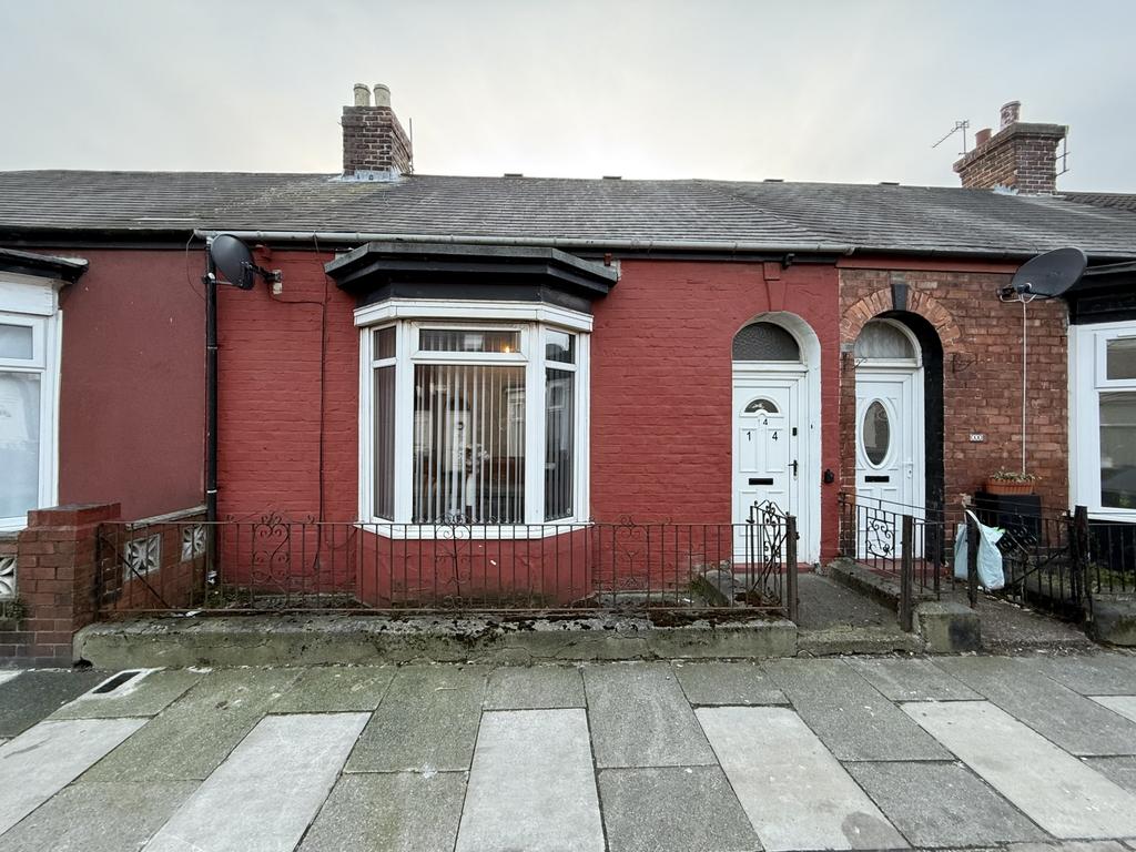 St. Leonard Street, Sunderland, SR2 2 bed terraced house - £30,000