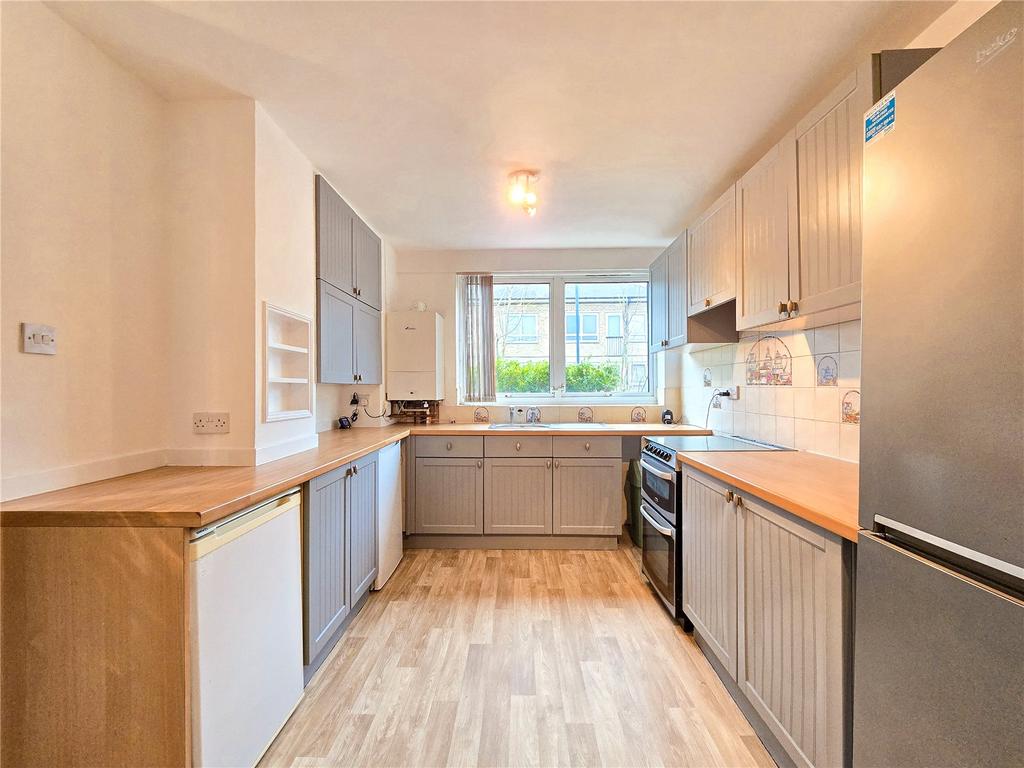 Flintmill Crescent, London SE3 3 bed terraced house - £425,000