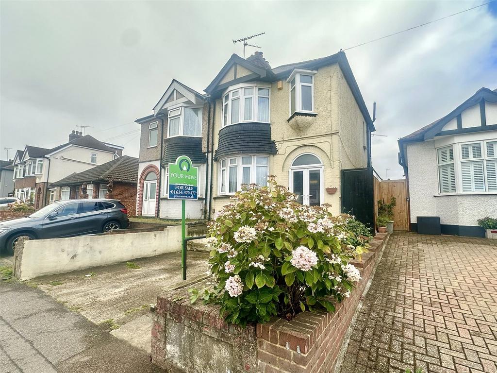 High Street, Rainham ME8 4 bed semi-detached house - £375,000