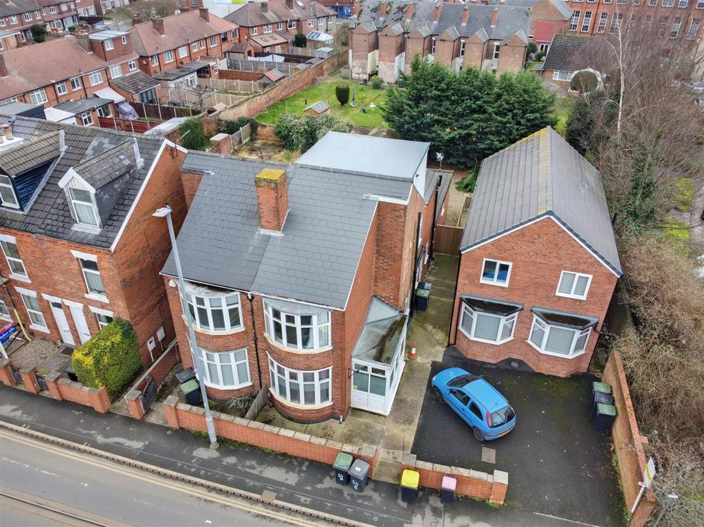 Middle Street, Beeston, Nottingham 3 bed duplex - £180,000