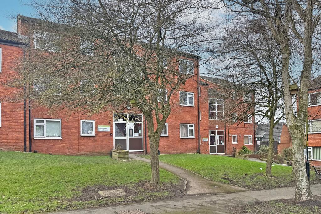 Bramham Drive, Harrogate, HG3 2 bed flat for sale - £110,000