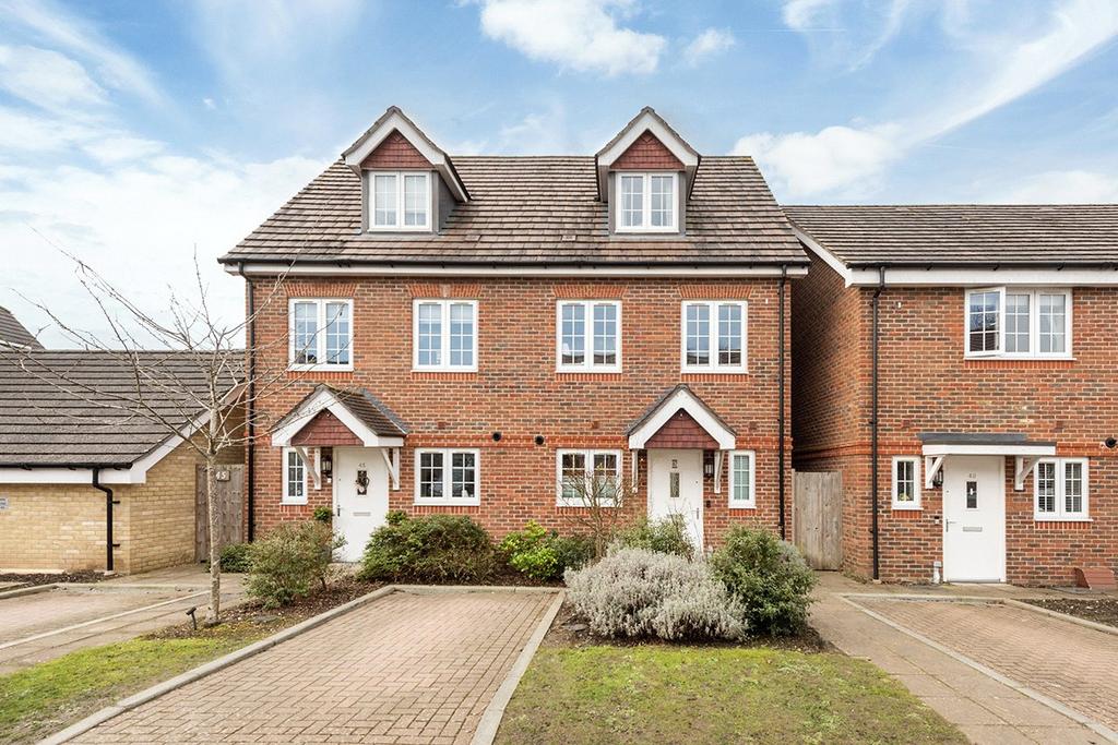 Brookwood Farm Drive, Woking GU21 3 bed semi-detached house for sale ...
