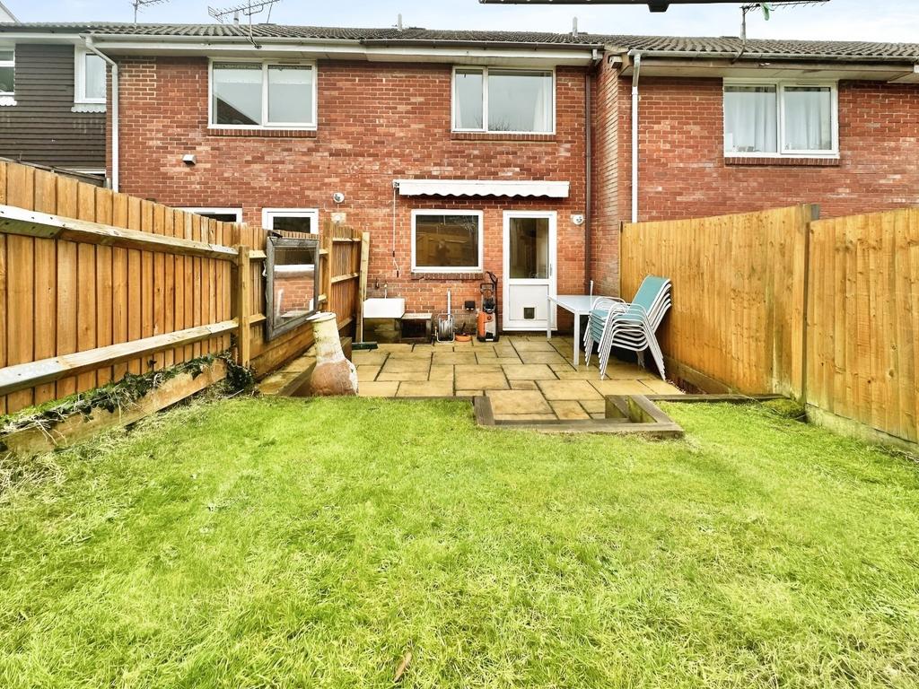 May Tree Close, Winchester, Hampshire 2 bed terraced house - £290,000