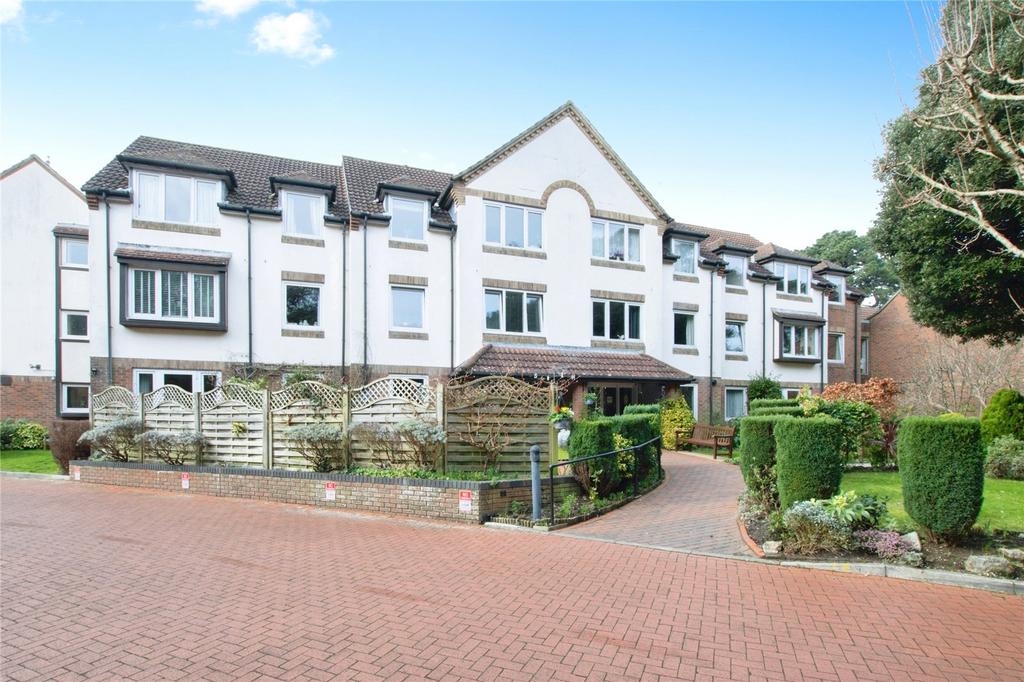 Queens Park West Drive, Bournemouth... 1 bed apartment - £105,000