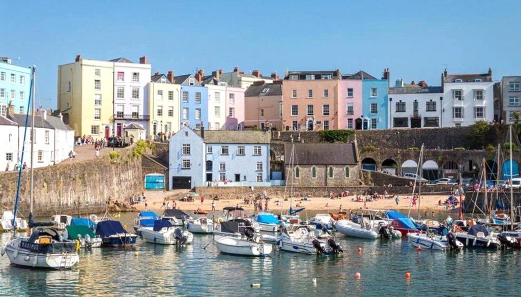 Bridge Street, Tenby, Pembrokeshire... 4 bed terraced house - £799,000