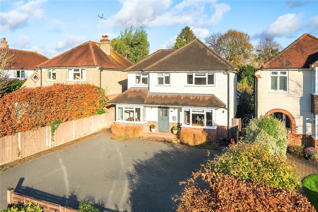 Shortheath Crest, Farnham, GU9 4 bed detached house - £1,150,000
