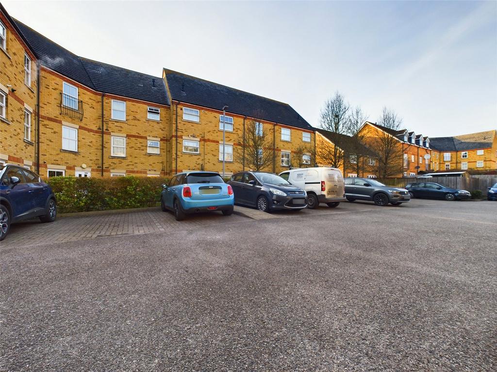 Bushy Close, Romford RM1 1 bed flat - £1,400 pcm (£323 pw)