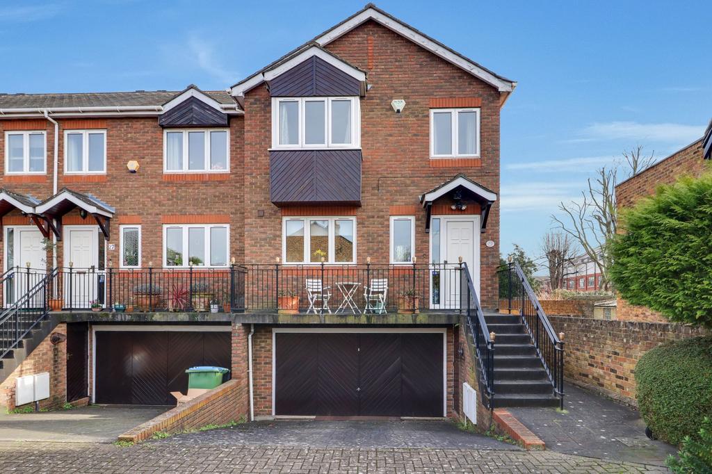Grove Road, East Molesey, KT8 3 bed end of terrace house for sale - £ ...