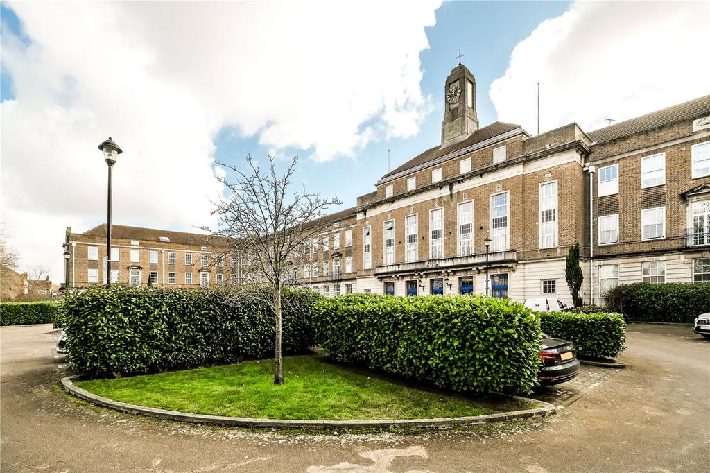 Academy Court, Dagenham RM8 3 bed penthouse - £525,000