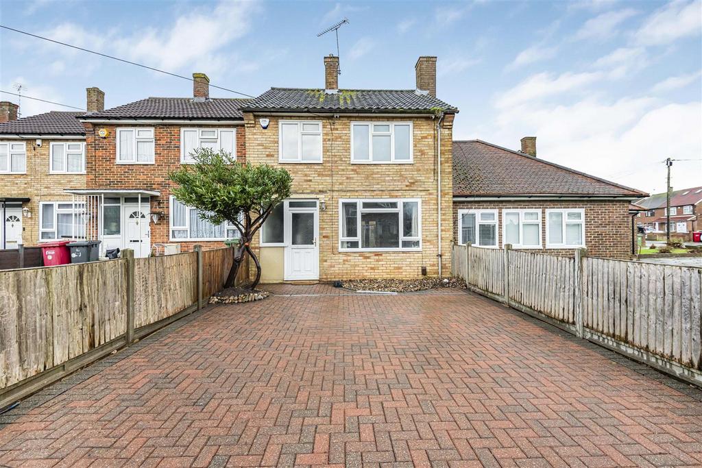 Long Furlong Drive, Slough 2 bed end of terrace house for sale - £365,000