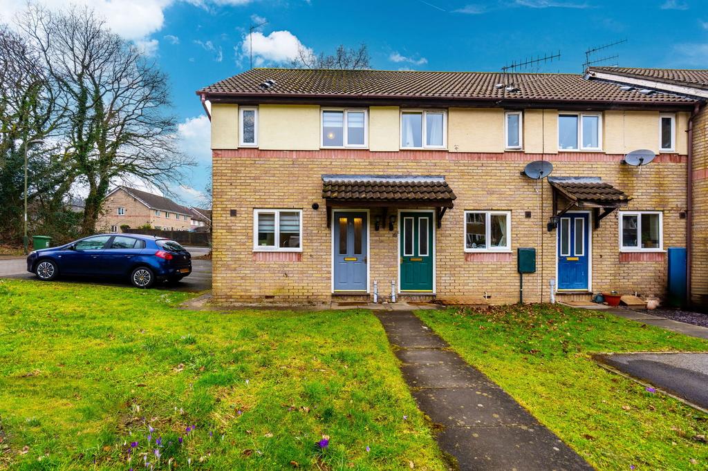 Heol Waun Fawr, Caerphilly, CF83 1SA 2 bed semi-detached house - £200,000