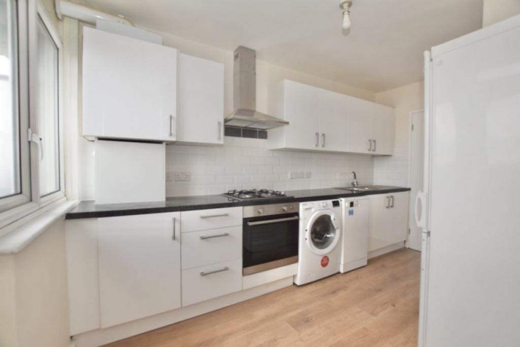 George Downing Estate, London, N16 2 bed flat - £1,550 pcm (£358 pw)