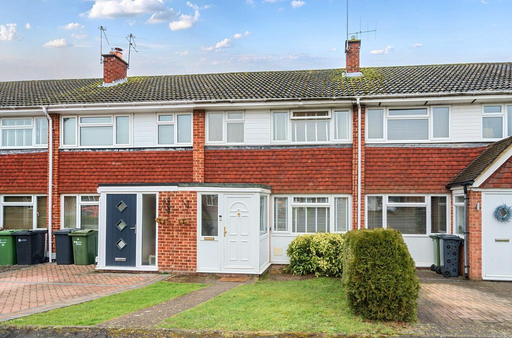 Mansel Close, Guildford, Surrey, GU2 3 bed terraced house for sale - £ ...