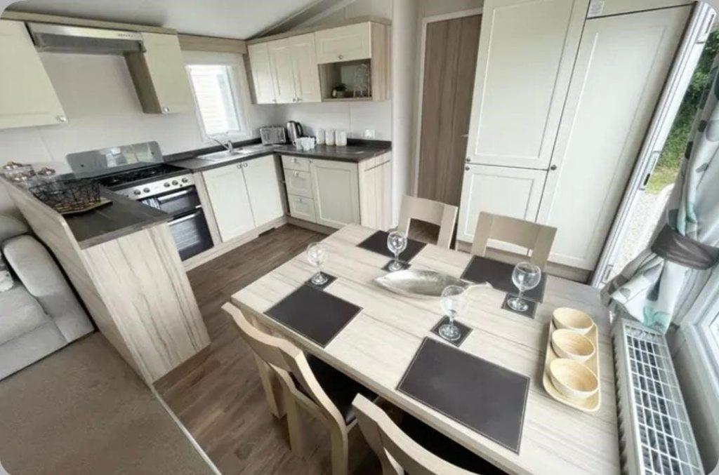 Solent Breezes Holiday Park 2 bed static caravan - £39,995