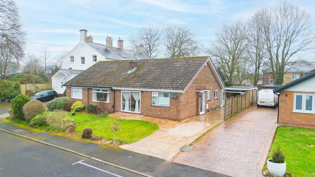 Bridge Lane, Appleton, WA4 2 bed semi-detached bungalow - £325,000