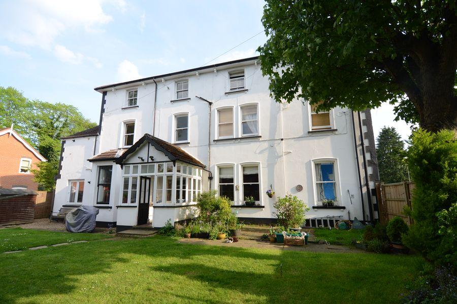 Southampton Street, Farnborough, GU14 Studio - £950 pcm (£219 pw)