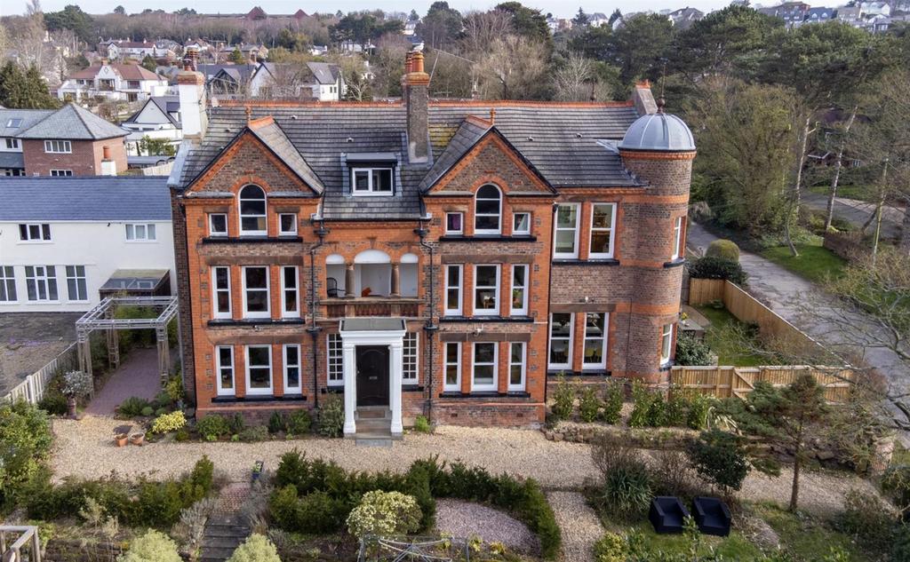 Farr Hall Drive, Heswall, Wirral 3 bed apartment for sale - £375,000