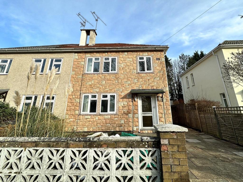 Waterloo Road, Wokingham, RG40 3 bed semi-detached house - £1,750 pcm ...