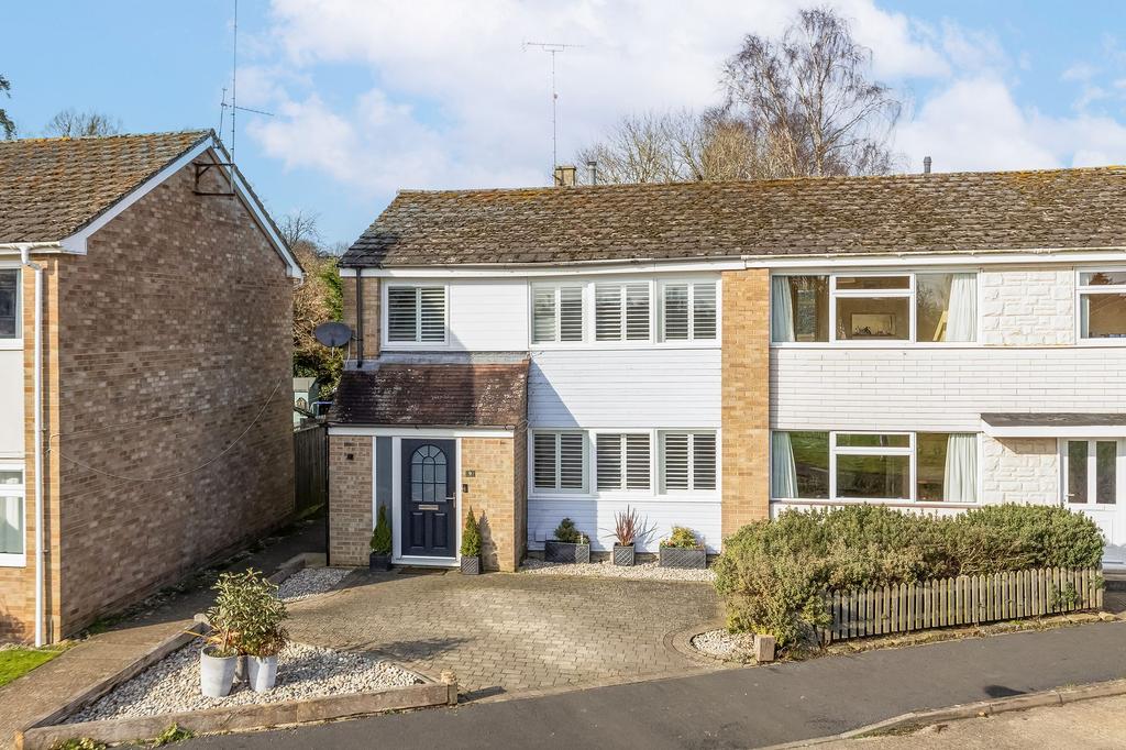 Howard Cornish Road, Abingdon OX13 4 bed semi-detached house - £450,000