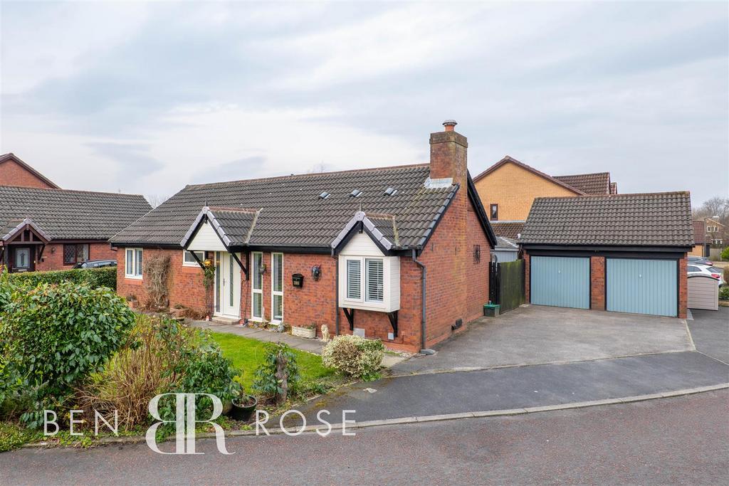 The Oaks, Walton-Le-Dale, Preston 2 bed detached bungalow for sale - £ ...