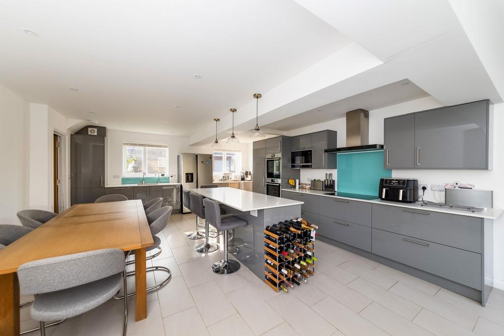 Sutton Close, Abingdon OX14 6 bed semi-detached house for sale - £675,000