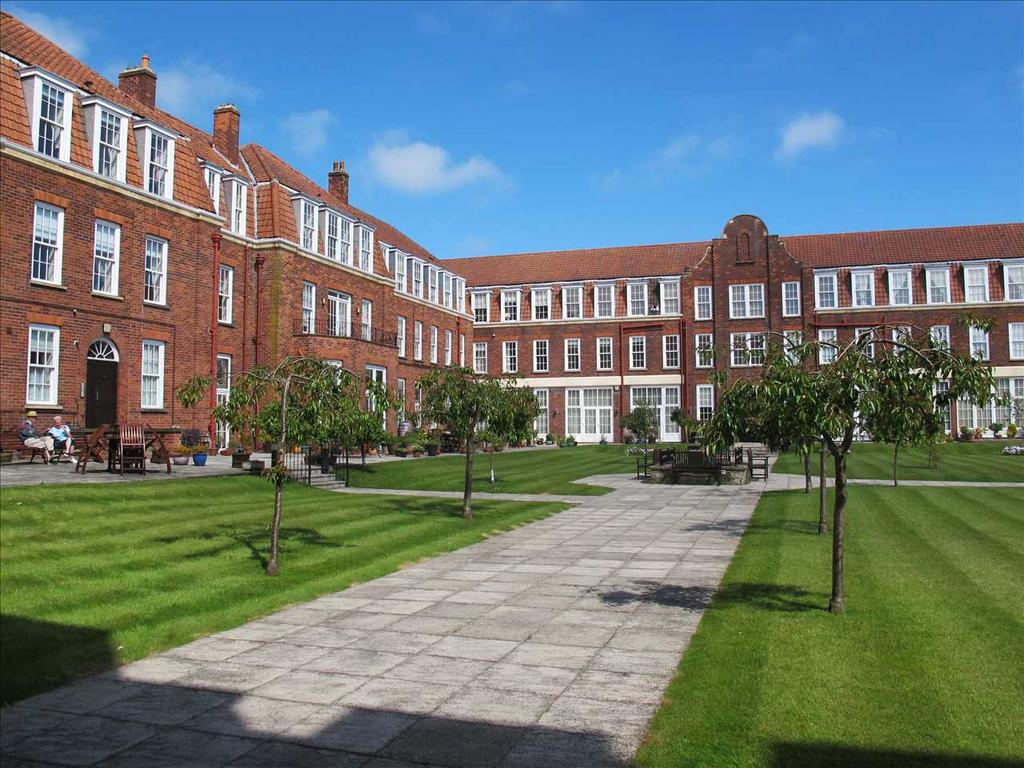 Hunmanby Hall, Hunmanby 2 bed apartment - £795 pcm (£183 pw)