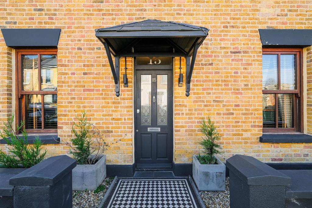 Gough Road, London 4 bed end of terrace house - £750,000