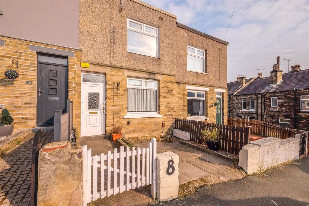 Castle Avenue, Brighouse 2 bed terraced house for sale - £135,000