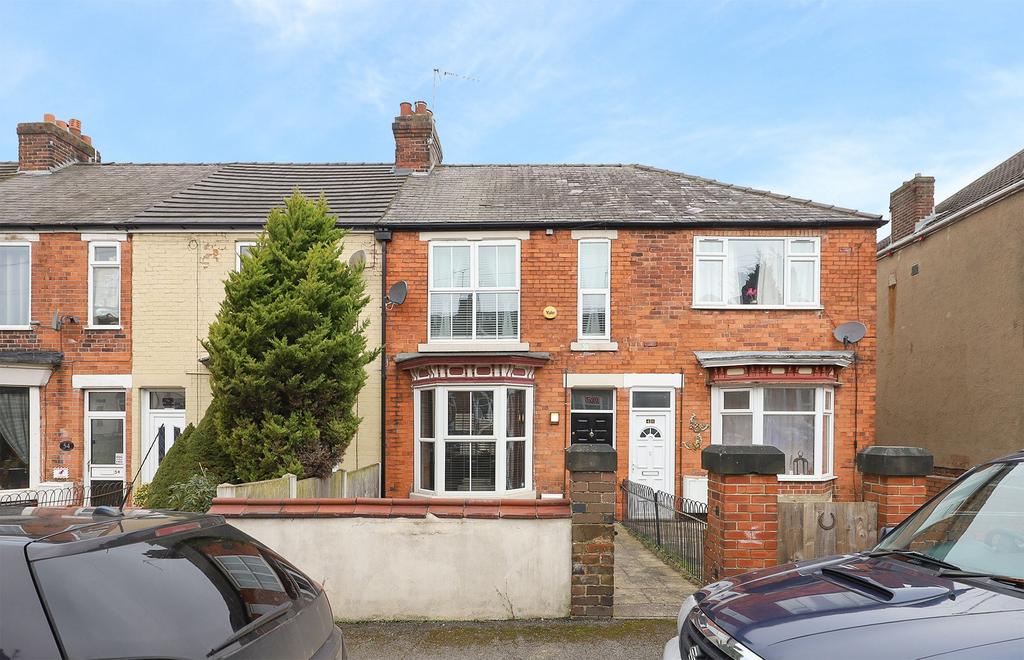 Sutton Hall Road, Chesterfield S44 2 bed terraced house - £130,000