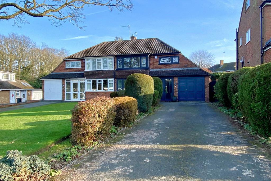 Willow End, Stourbridge DY9 3 bed semi-detached house - £395,000