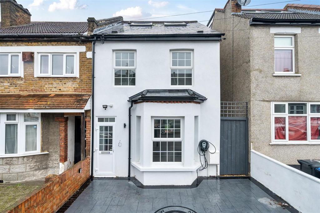 Livingstone Road, Thornton Heath 5 bed townhouse - £580,000