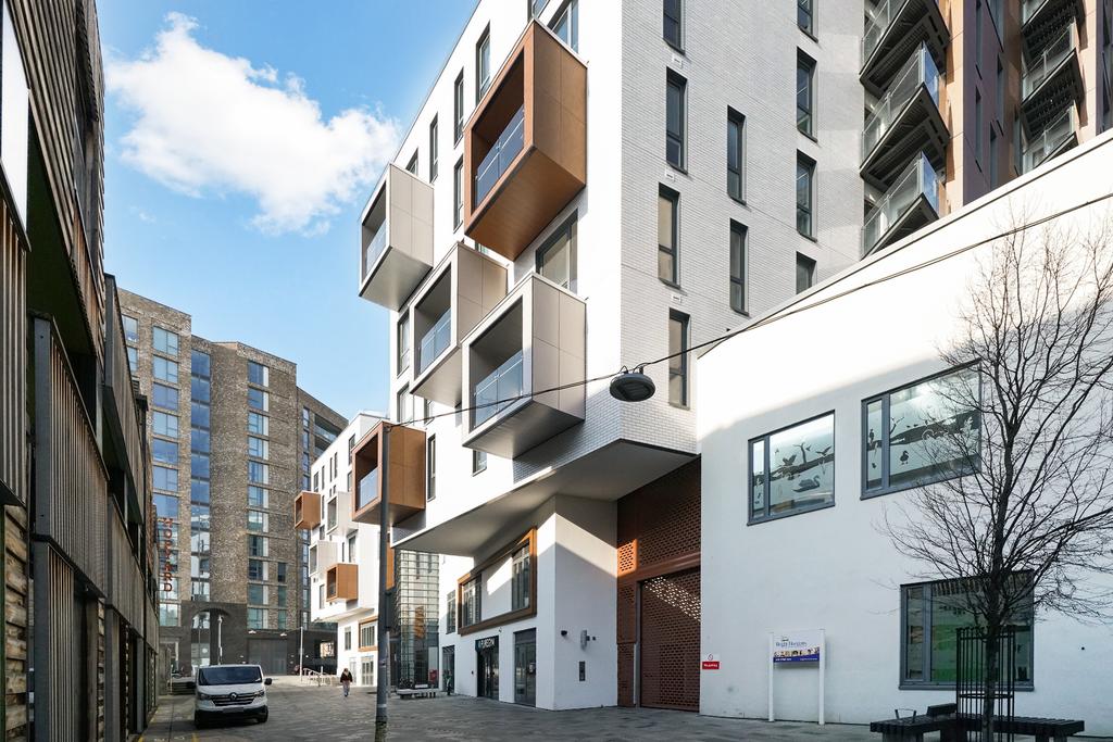 Lovibond Lane, London SE10 2 bed flat for sale - £450,000