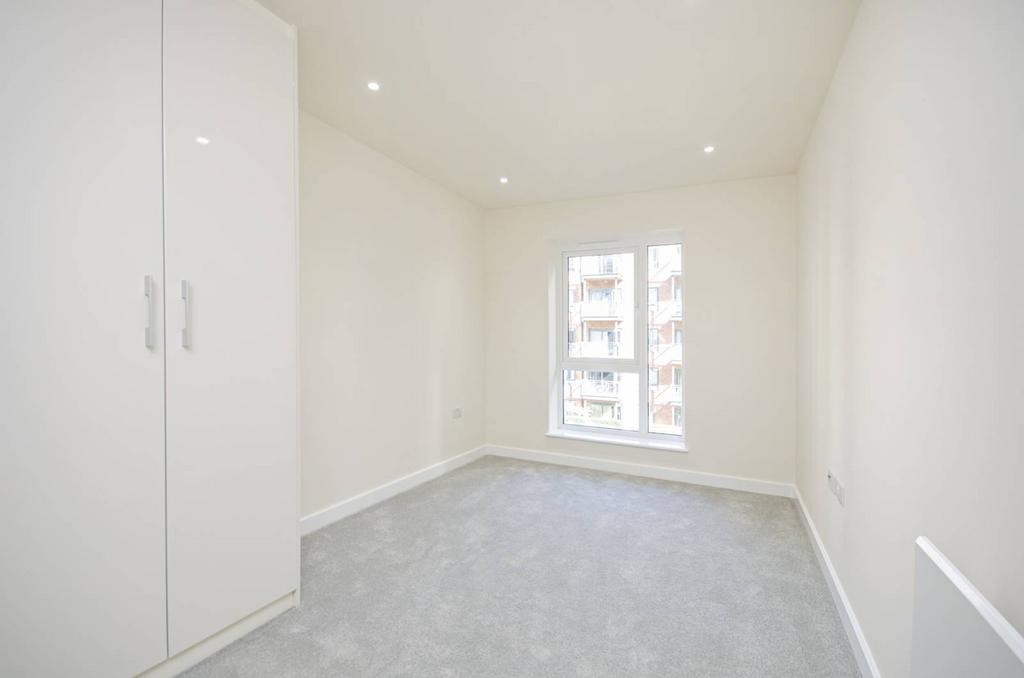 Capri House, Colindale, London, NW9 2 bed flat - £2,300 pcm (£531 pw)