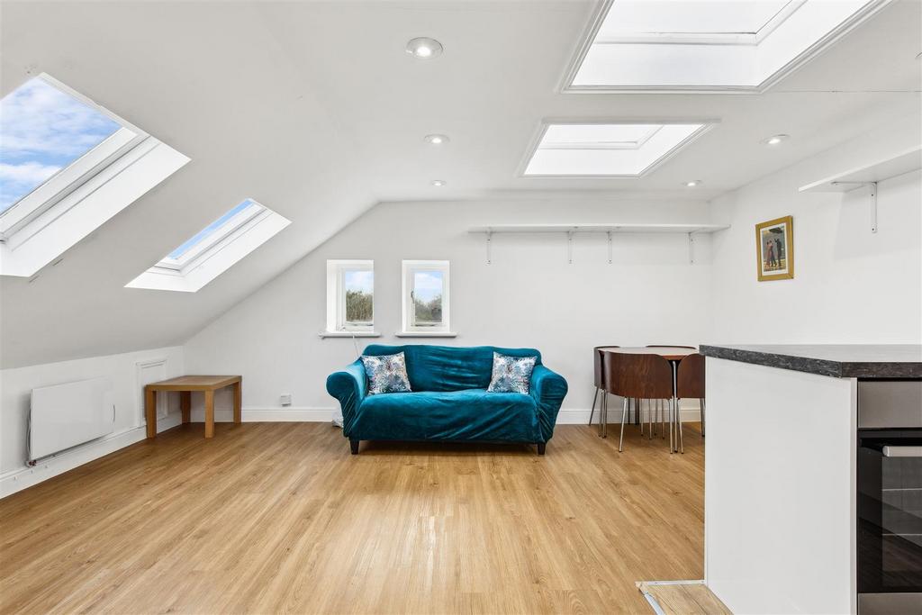 Ellesmere Road, London, W4 1 bed flat - £299,950