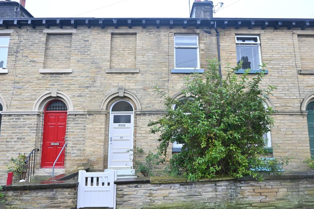 George Street, Shipley BD18 2 bed terraced house - £875 pcm (£202 pw)
