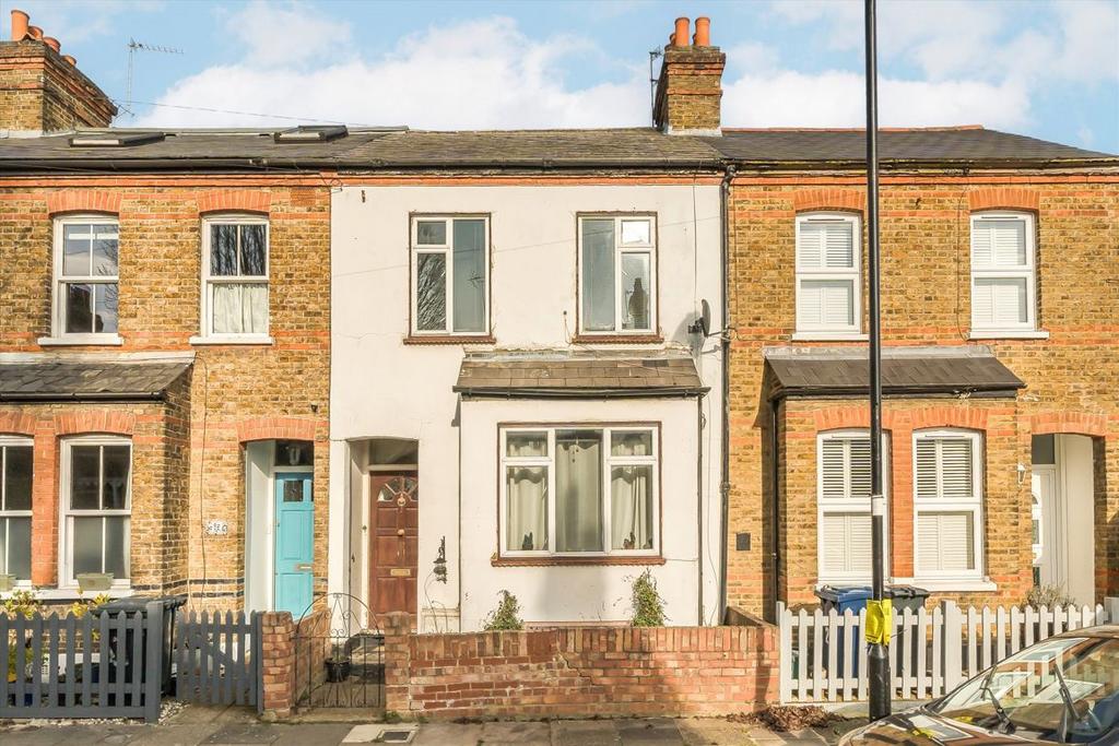 Edinburgh Road, London W7 2 bed terraced house for sale - £575,000