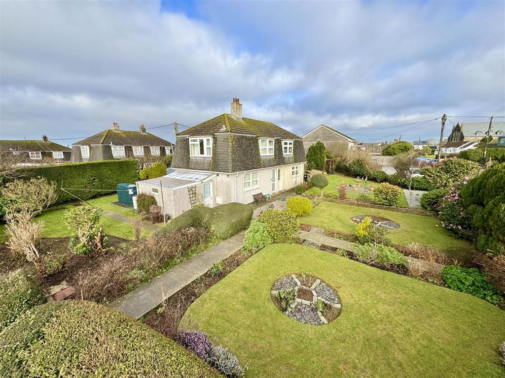 Crown Crescent, St. Newlyn East, Newquay 2 bed semi-detached house for sale - £160,000