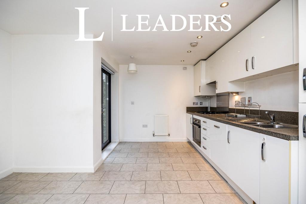 Walnut Tree Close, Guildford 1 bed flat - £1,350 pcm (£312 pw)