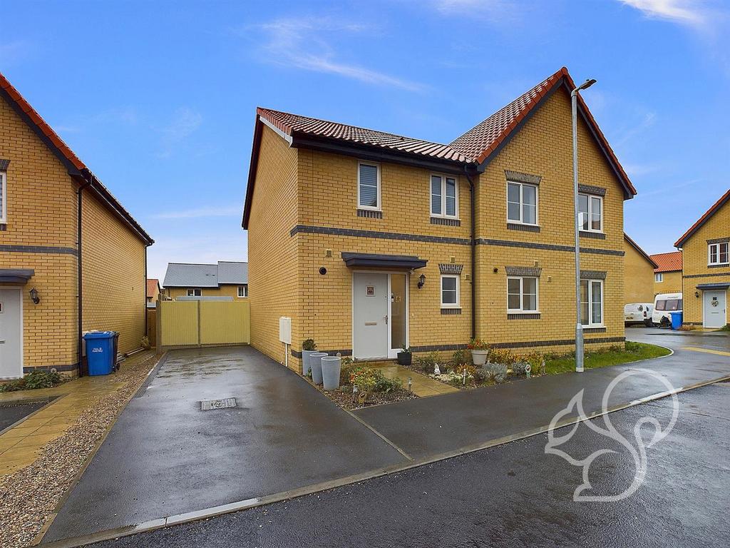 Pretty Way, Sudbury 2 bed semi-detached house - £260,000