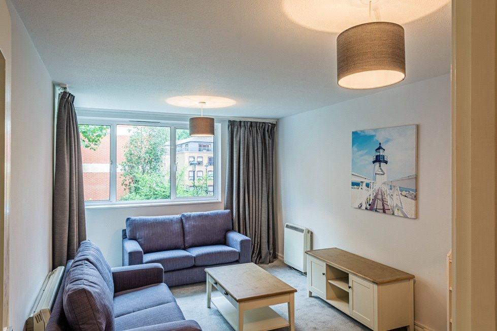 London SW1P 1 bed apartment - £2,167 pcm (£500 pw)