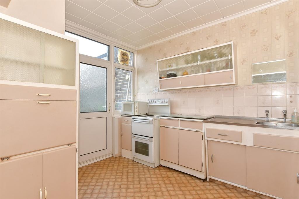 Cecil Road, Rochester, Kent 3 bed terraced house for sale - £260,000
