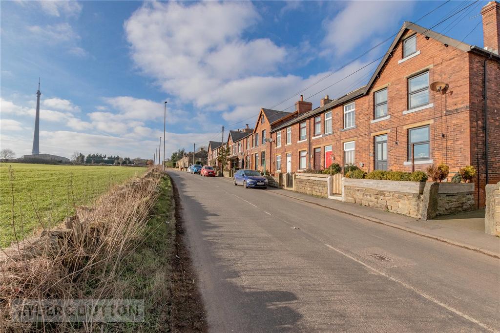 Springfield Terrace, Emley... 3 bed end of terrace house - £210,000