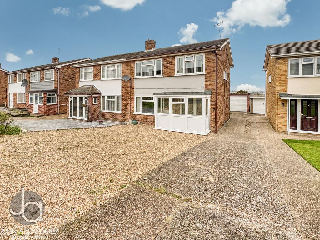 The Ridgeway, Harwich CO12 3 bed semi-detached house - £250,000