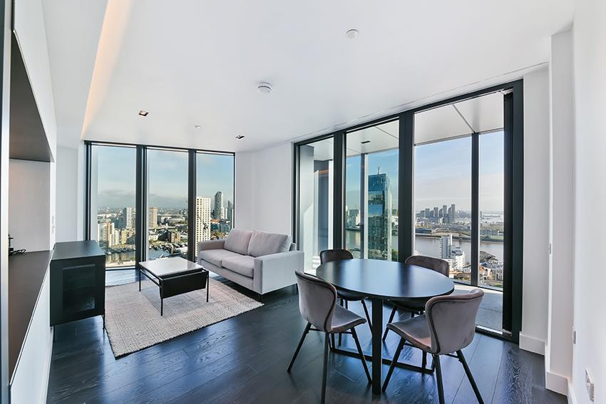 Amory Tower, Marsh Wall, London, E14 2 bed flat - £3,445 pcm (£795 pw)