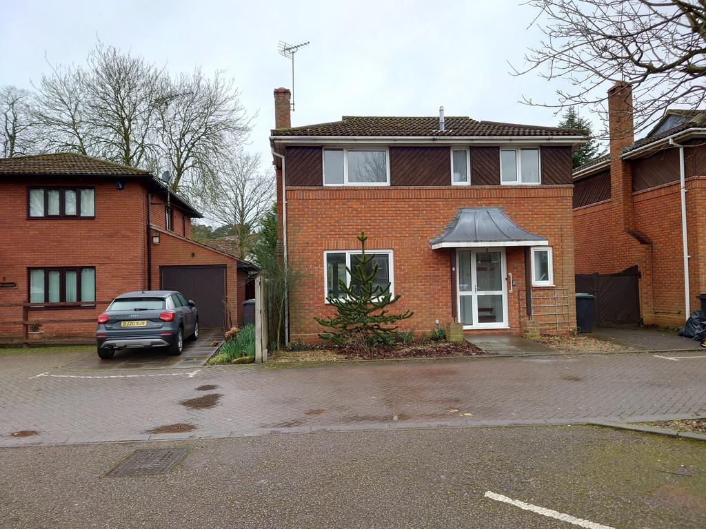 Pope Close, Flitwick MK45 3 bed detached house to rent - £1,400 pcm (£ ...