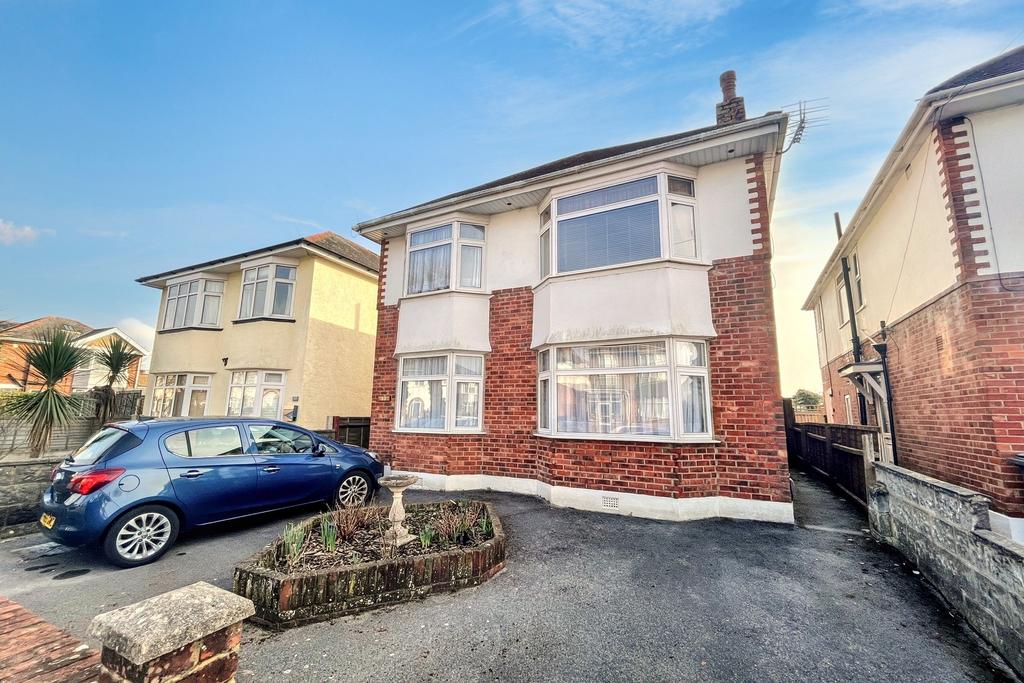 Boscombe East 4 bed detached house for sale - £500,000