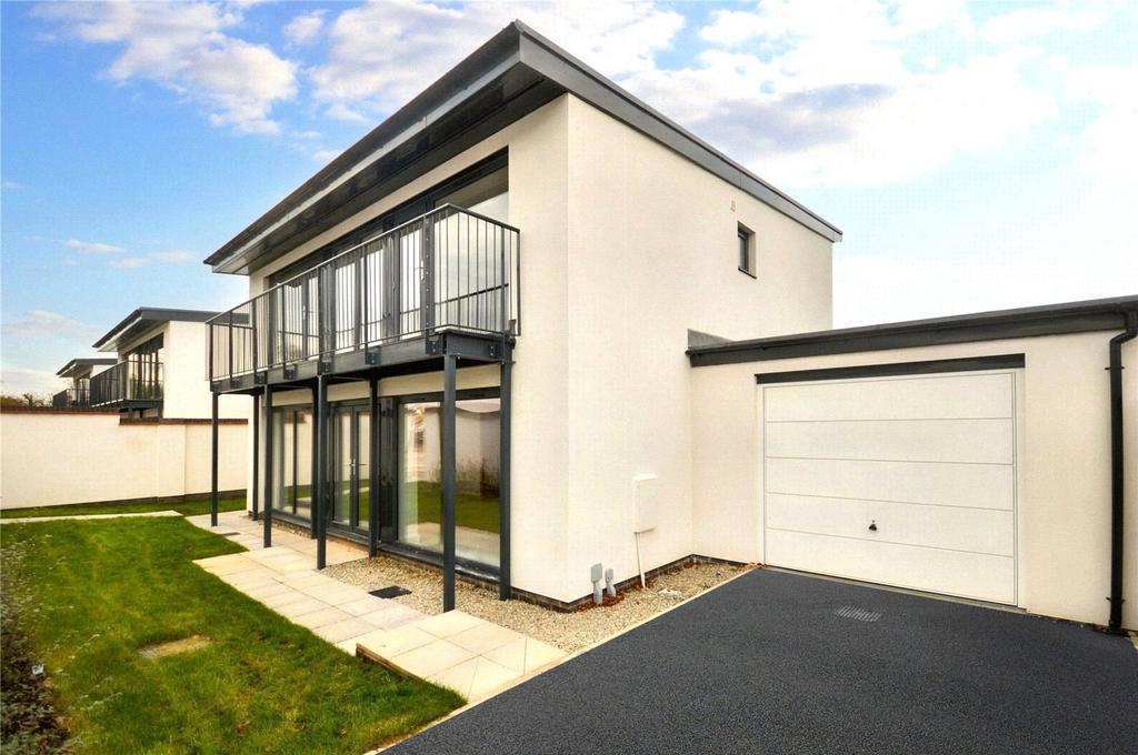9 Walter Way, Yelland, Barnstaple... 4 bed detached house - £425,000