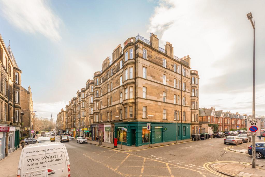 Morningside Road, Edinburgh, EH10 3 bed flat - £415,000
