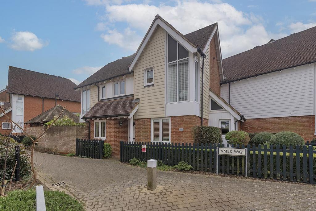 Ames Way, Kings Hill, ME19 4HT 3 bed detached house - £475,000
