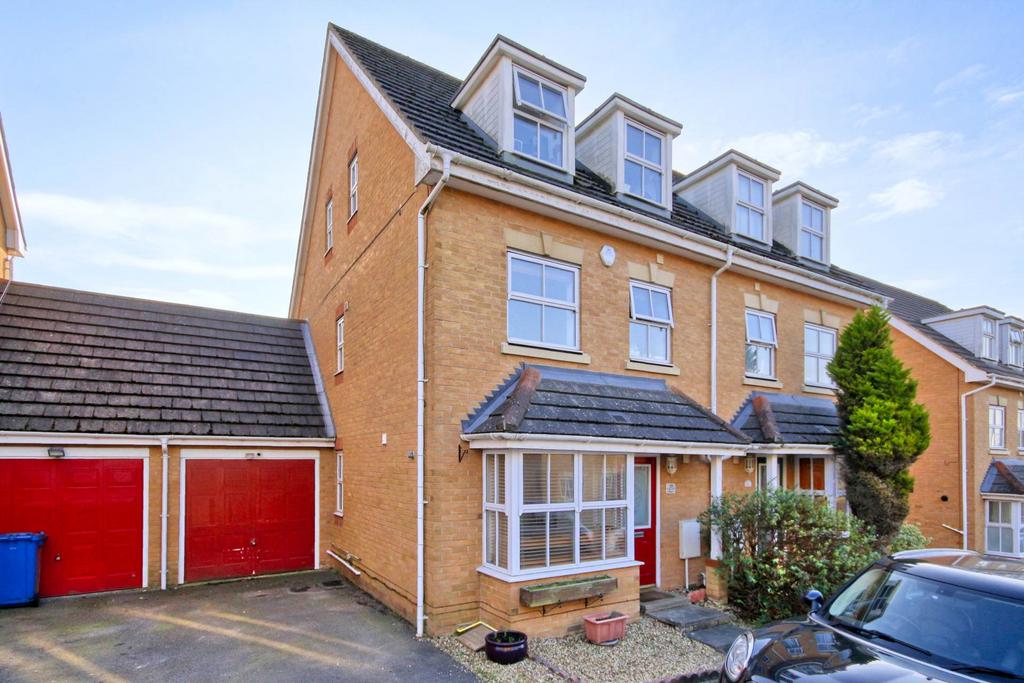 Boole Heights, Bracknell RG12 4 bed semi-detached house - £450,000
